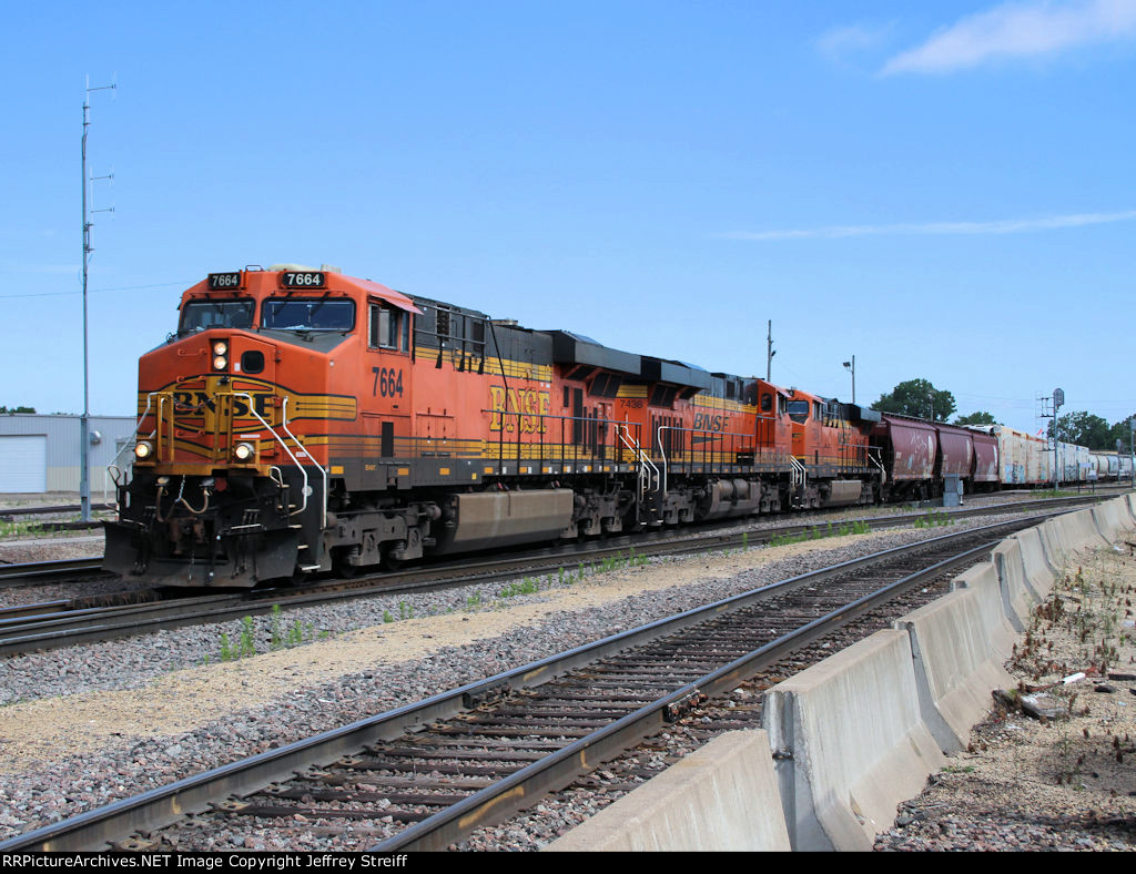 BNSF 7664